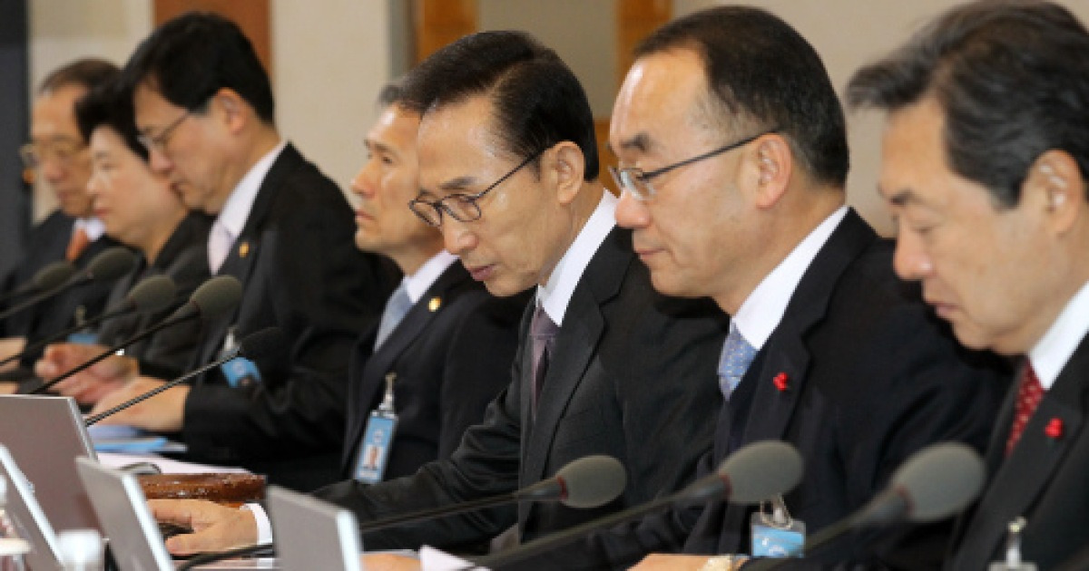 Korea seeks to shorten hours to create jobs