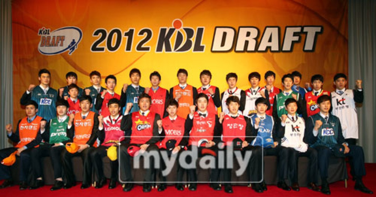 [KBL 드래프트] '1순위 모비스行' 김시래 포함 1·2군 총 27명 지명(종합)