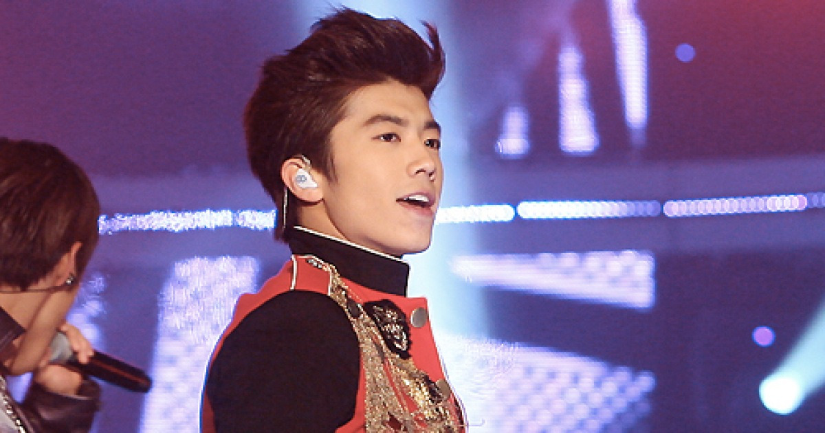 [포토엔]2PM 우영 '더욱 핸섬해진 얼굴'(MBC 뮤직페스티벌)