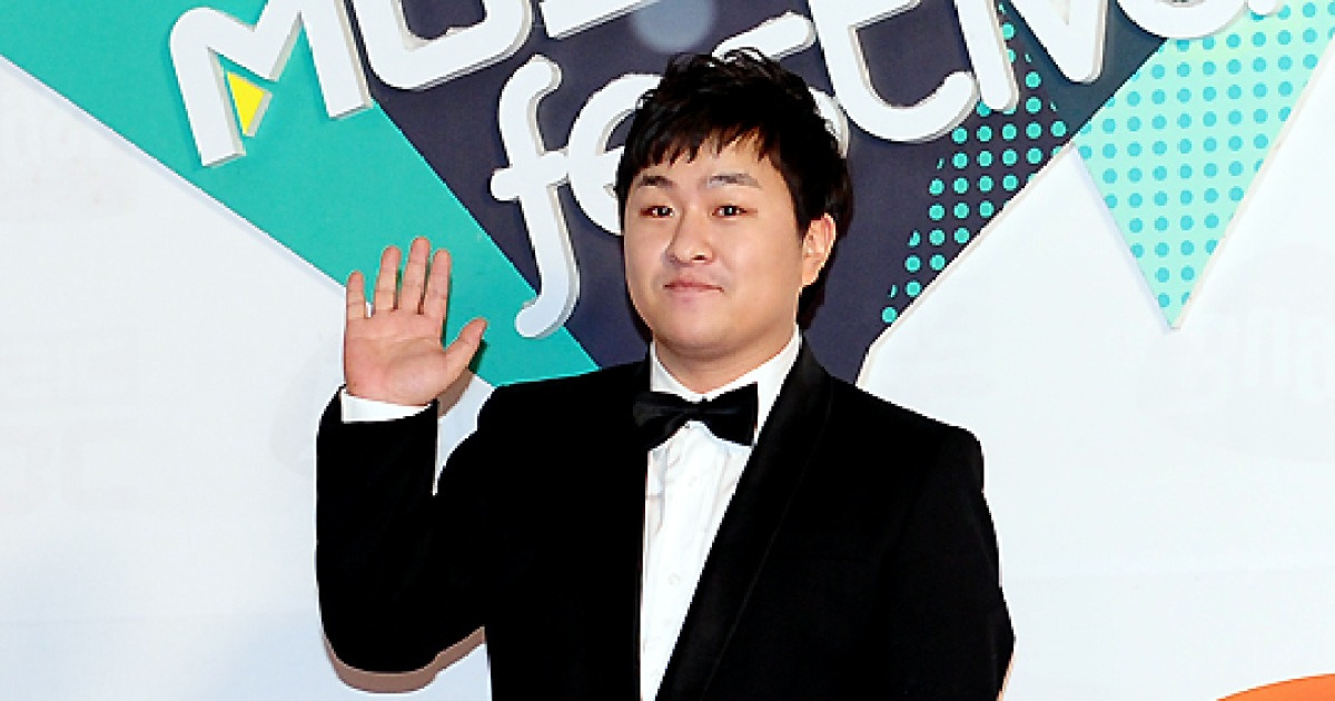 [TD포토] MBC뮤직페스티벌 허각, '추위에 경직!'