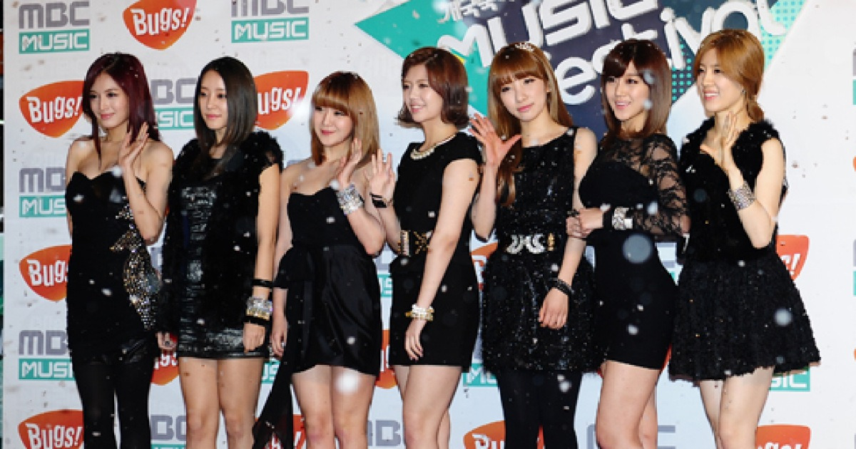 [TD포토] MBC뮤직페스티벌 레인보우, '시스루에 아찔한 노출까지'