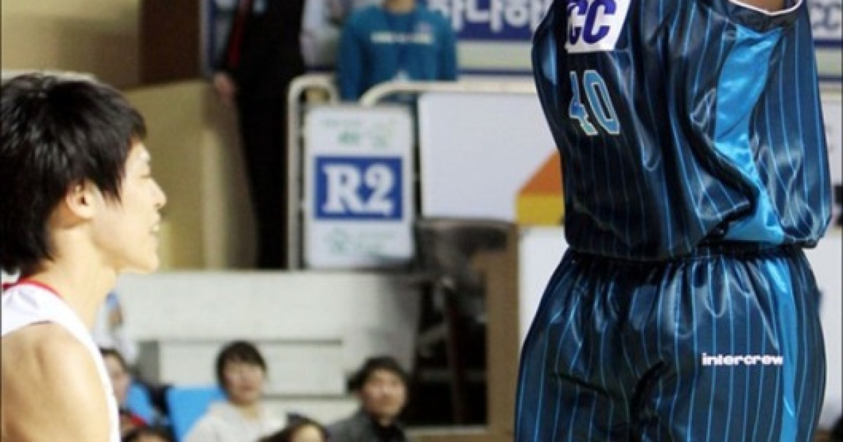 '왓킨스 더블더블' KCC, SK에 대승..추신균 1만점 돌파