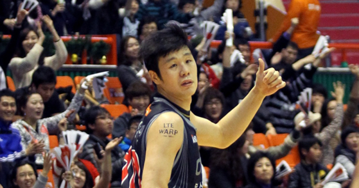 '조성민 20점' KT, KGC에 2연패 뒤 벼랑끝 첫승