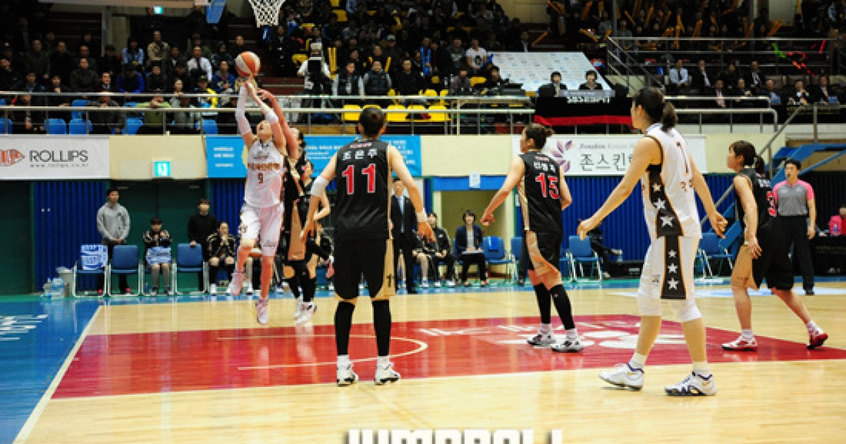 WKBL 4강 PO, 20여초 사라져..승부 바뀔 수도 있었다?