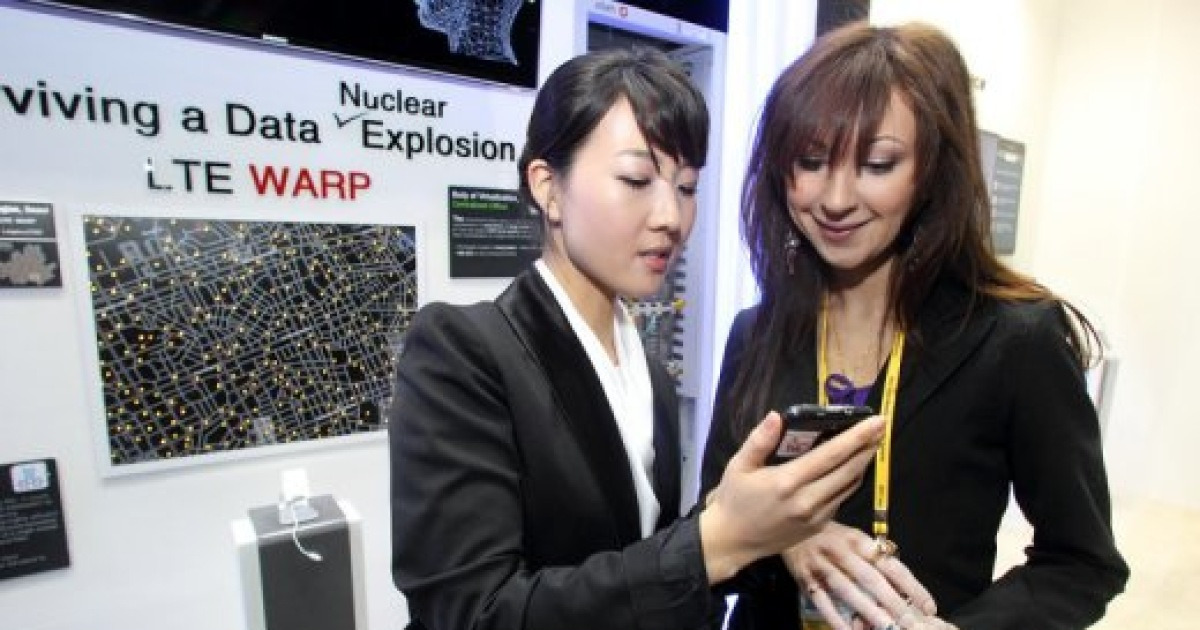 KT, 대한민국 대표 LTE..세계속으로 'WARP'