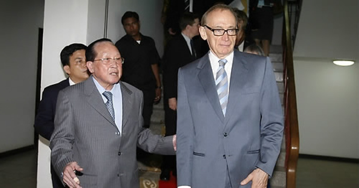 CAMBODIA AUSTRALIA BOB CARR