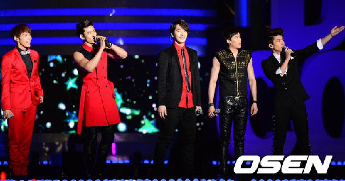 [사진]2PM,'팬여러분 사랑해요~'