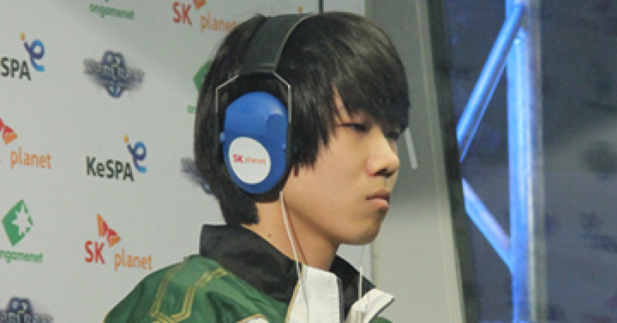 [SK플래닛]STX 변현제, 날카로운 질럿 찌르기로 김명운 격파(전반2세트)