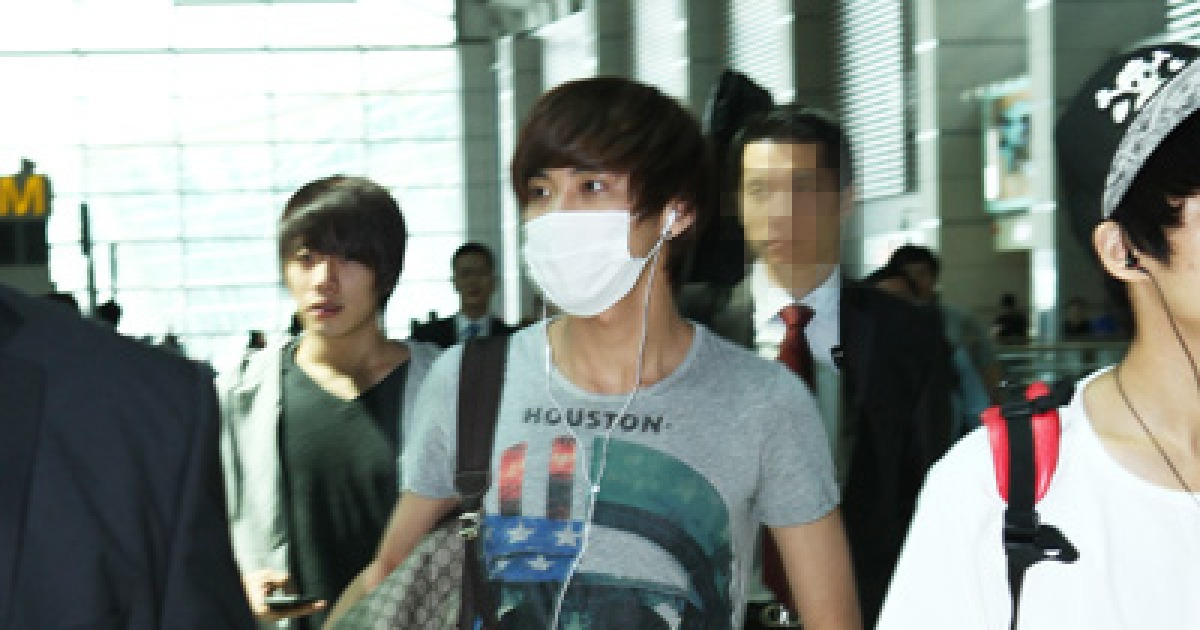 [bnt포토] FT아일랜드, 송승현 '마스크때문에 아쉬운 공항패션'