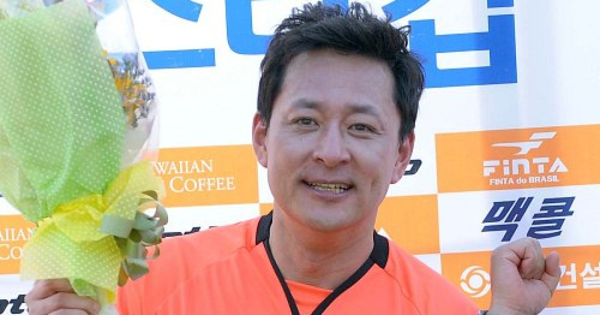 [SW포토]'2012 피스스타컵' MVP는 슈퍼스타즈의 김병세