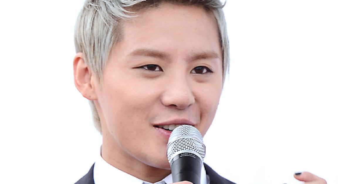 [TD포토] JYJ 김준수 '검정 네일 매니아~'