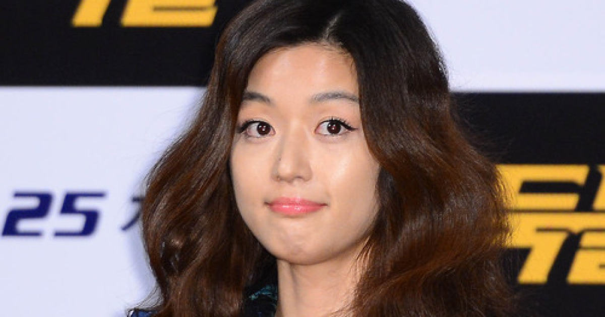 '도둑들' 최동훈 감독 "전지현, 더 벗었어야 했는데.." 폭소