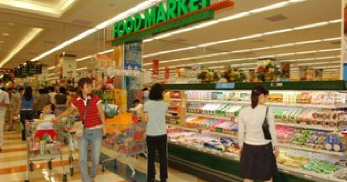 Large mart sales drop to 16-month low in June