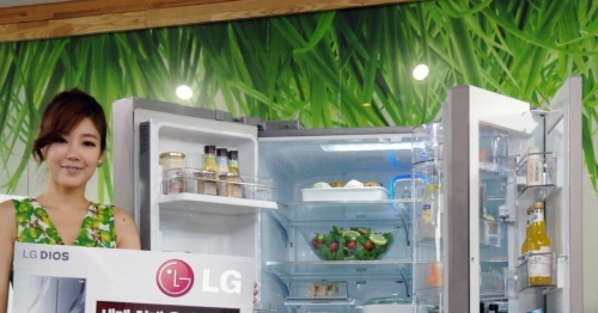 세계최대 4도어 냉장고 살펴보니..LG전자, 세계최대 910L 냉장고 공개