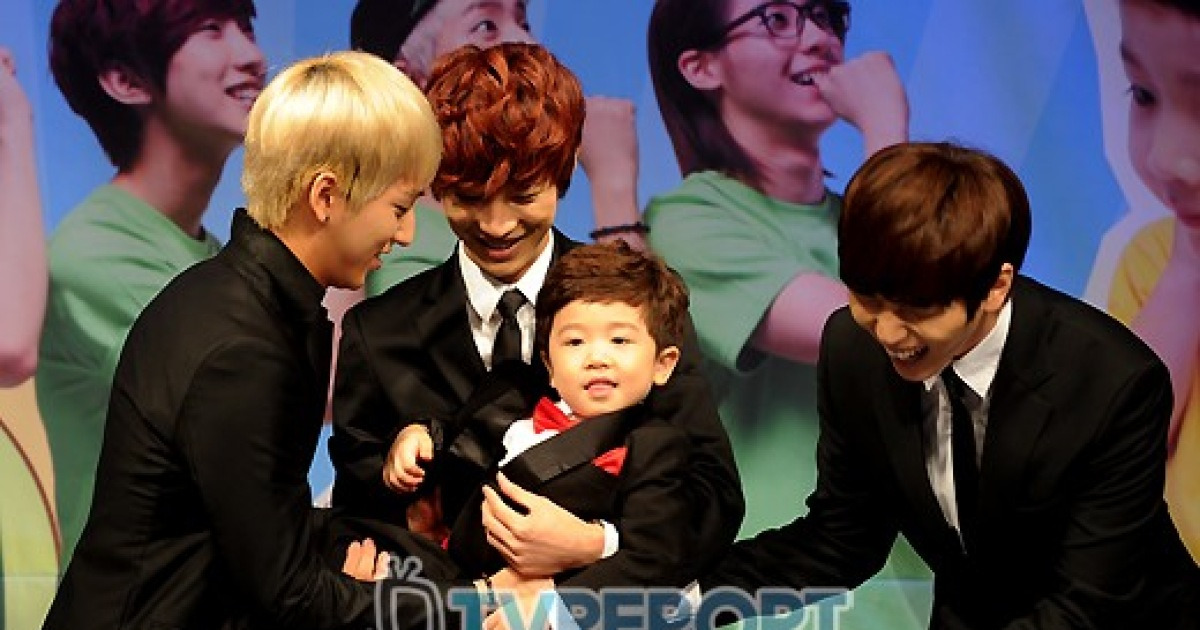 [T포토 l B1A4] '당황한 초보 아빠들'(헬로 베이비)