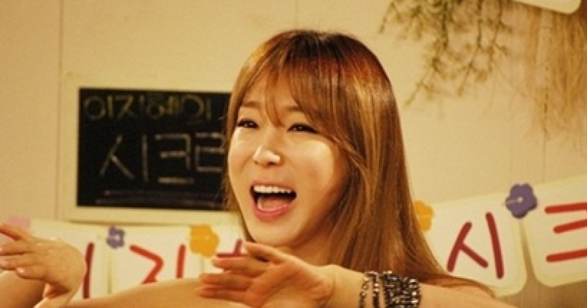 이지혜 착시의상 오픈숄더 입고 안 입은 것 같지 19금 장난