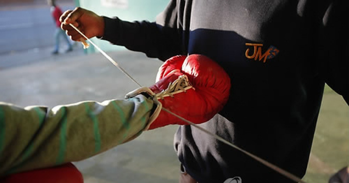 SOUTH AFRICA FEATURE PACKAGE BOXING