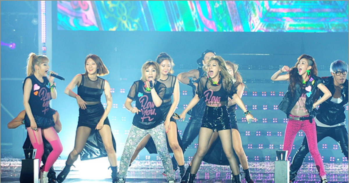 [MD포토] 2NE1 '열정의 무대'