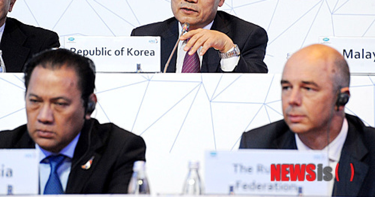 박재완 장관, APEC재무장관회의 공동기자회견