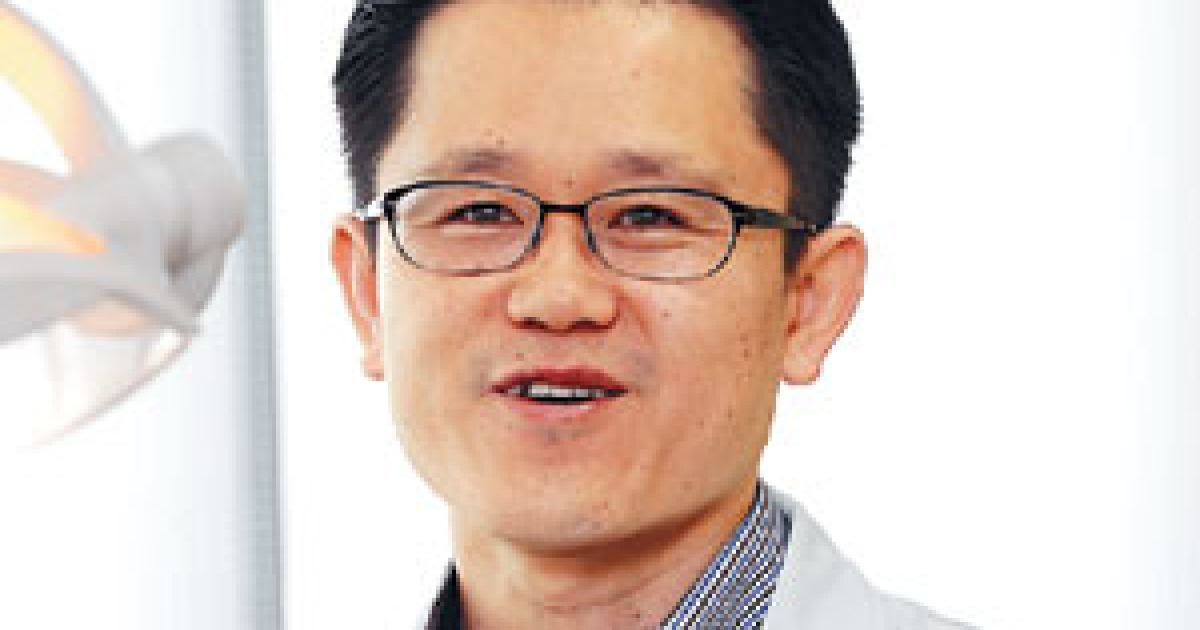 '과잉진료 하지 않습니다' 혼자서 상담·예약·수납.. '그린서울치과' 강창용 원장의 철학