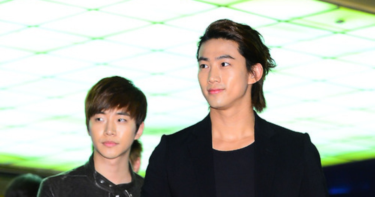 [사진]준호-택연(2PM),'회사원 VIP시사회 참석'