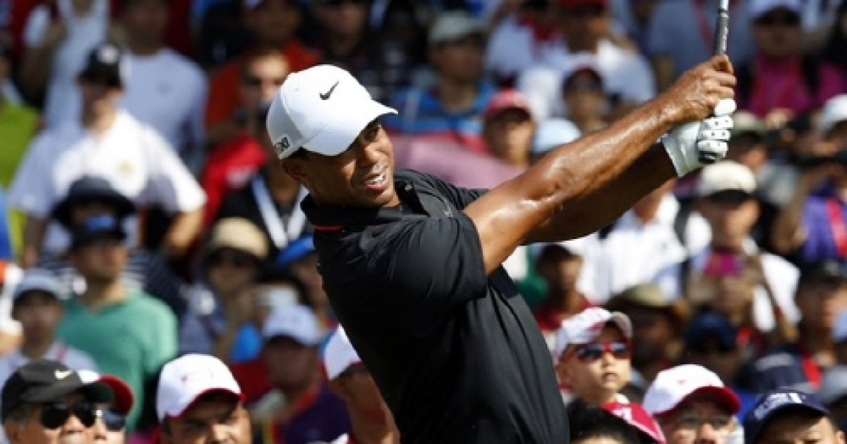 타이거 우즈 CIMB 3R 공동 10위로..주춤