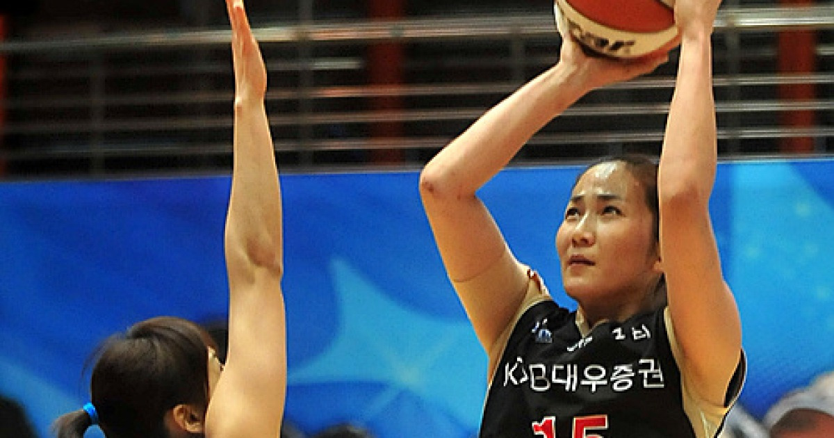 [WKBL]KDB생명 신정자, 역대 최초 3경기 연속 트리플더블