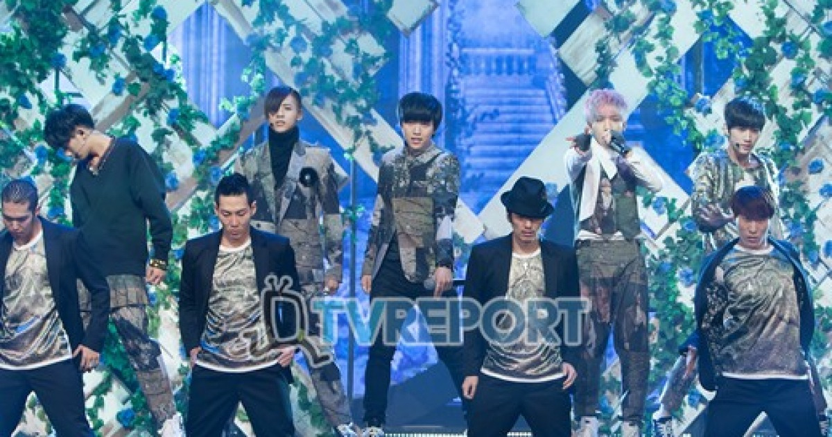 [T포토 l B1A4] '폭발하는 카리스마'(엠카운트다운)