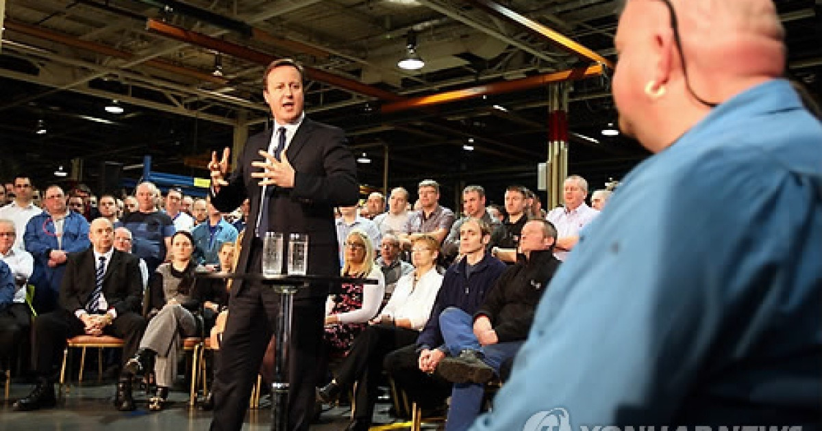 BRITAIN NORTHERN IRELAND CAMERON VISIT
