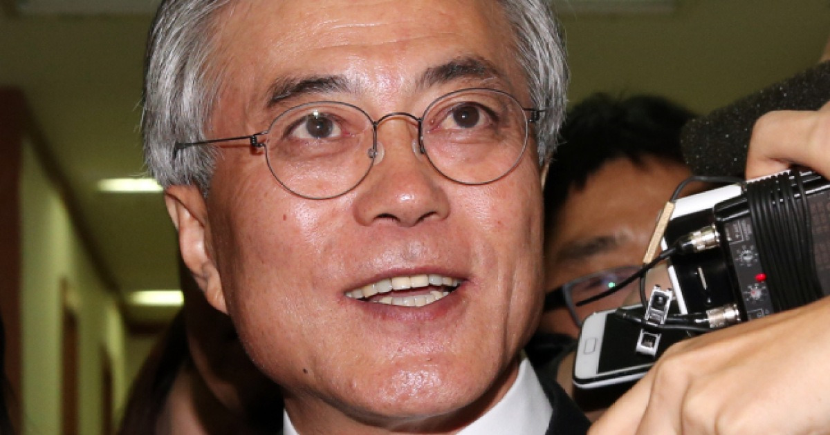 Moon's camp 'sorry' but 'grateful' to Ahn