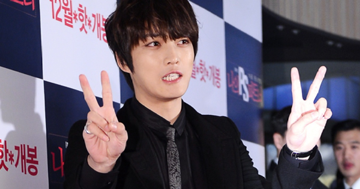 [TD포토] JYJ 김재중 깜찍V '시크남에게 이런 모습이?'