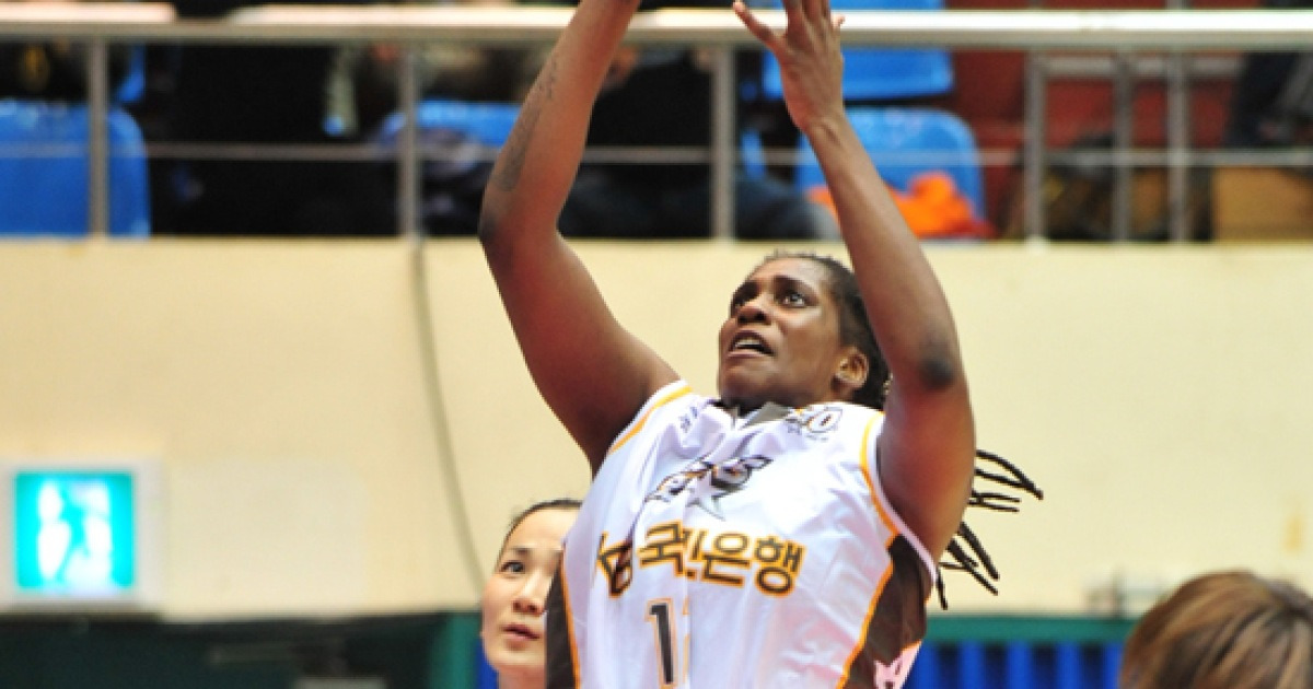 KB, 바흐 빠진 KDB생명 격파..2연패 탈출