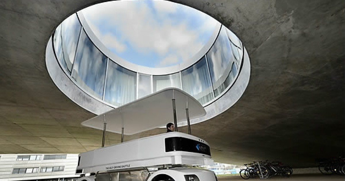 SWITZERLAND TECHNOLOGY NAVIA DRIVERLESS SHUTTLE