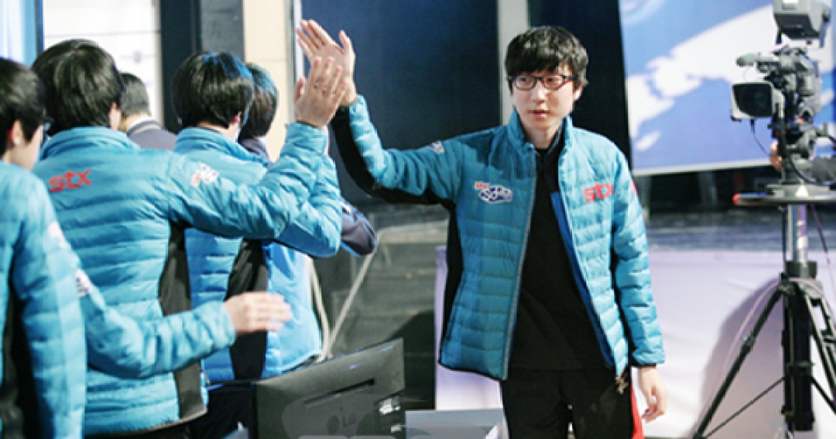 [SK플래닛]STX 이신형, '윤종神' 꺾고 에이스 맞대결에서 승리!(4세트)