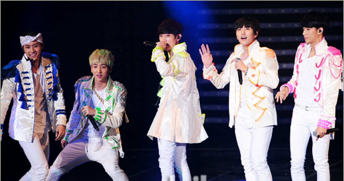 [MD포토] B1A4 '첫 콘서트, 어린왕자 패션으로'