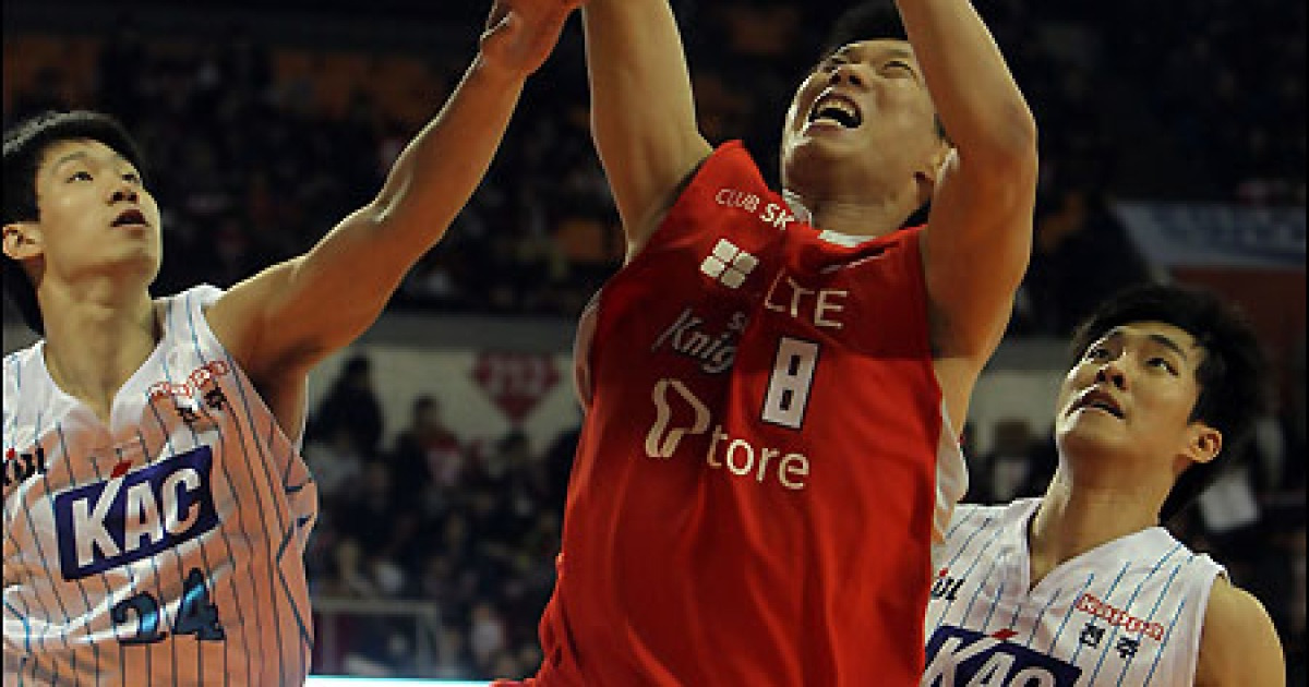 SK, KCC 손쉽게 꺾고 6연승 행진.. 단독선두