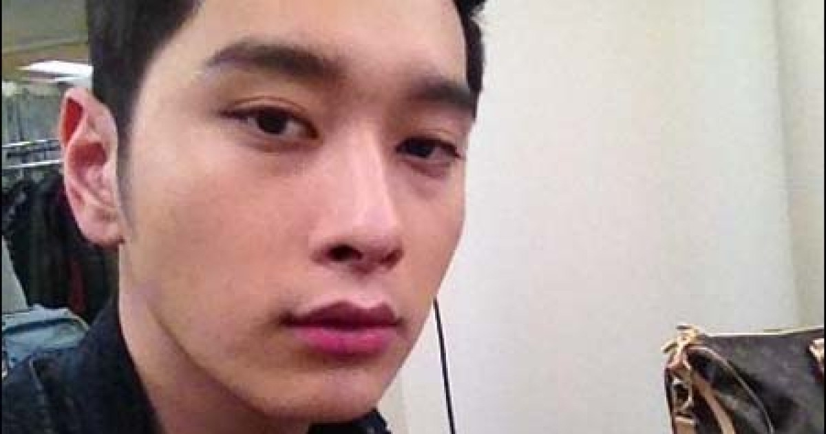 2PM 찬성, 셀카 공개.."오랜만에 투척!"