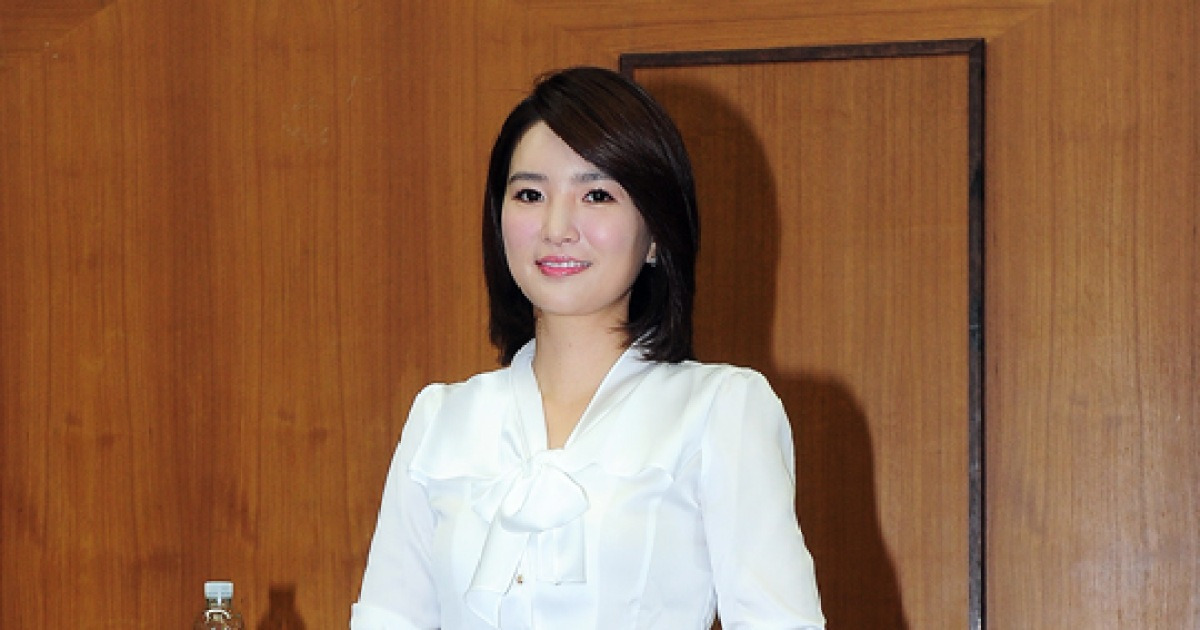 [TD포토] 김진희 아나운서 'KBS 개표방송 기대하세요'