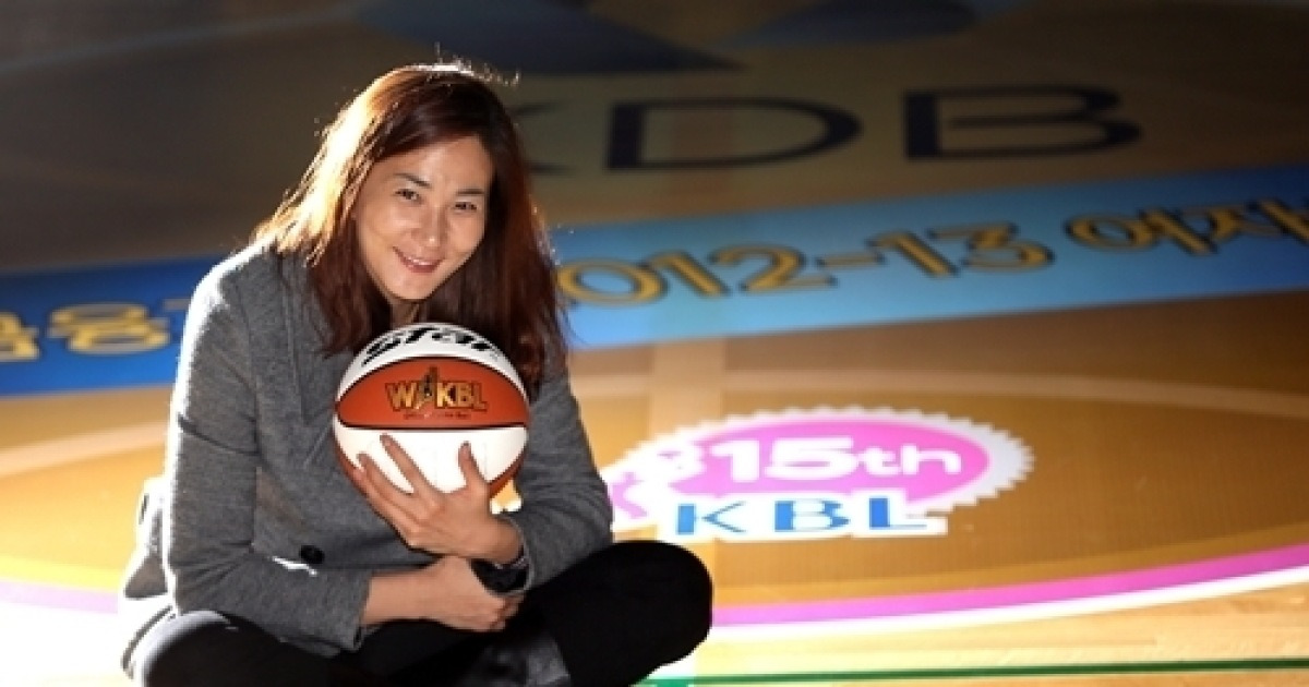 돌아온 신정자 '더블 더블', KDB생명 2연승