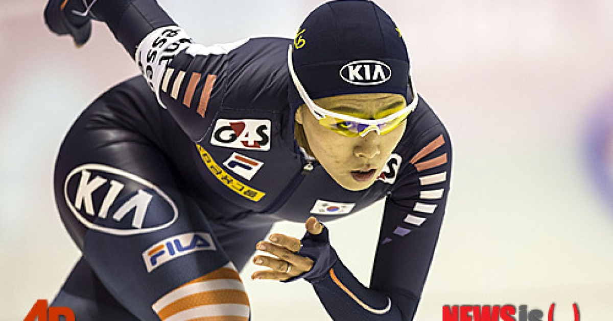[빙속선수권]이상화 500m·1000m 1차 레이스 1위