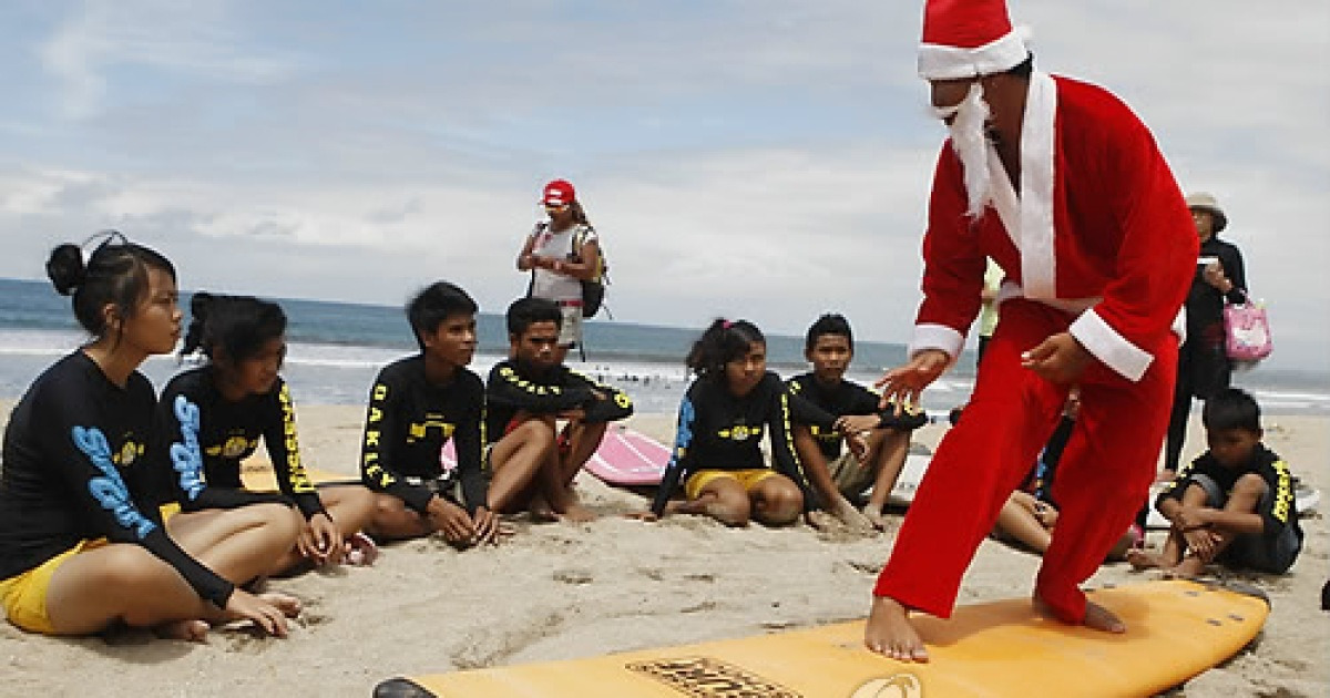 INDONESIA BALI SANTA CLAUS