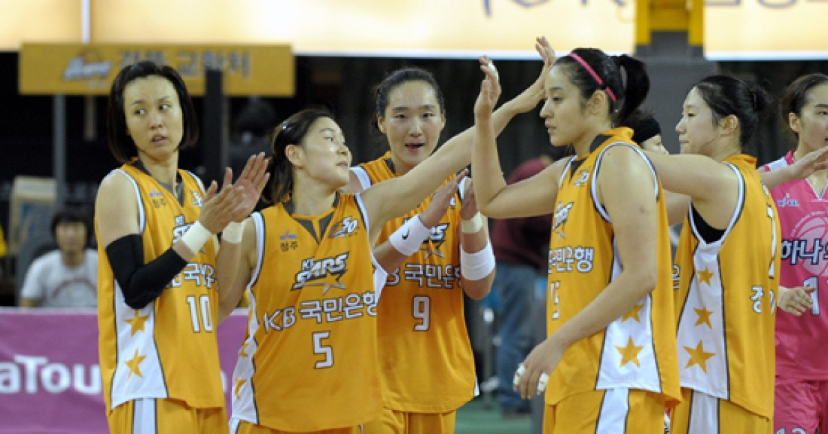 [WKBL 프리뷰] KB스타즈-삼성생명, 3위 쟁탈전 '빅뱅'