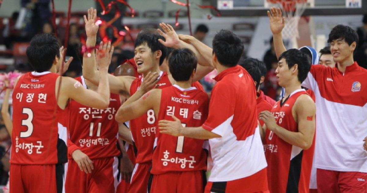 이정현 '더블 더블' KGC, SK꺾고 2연승