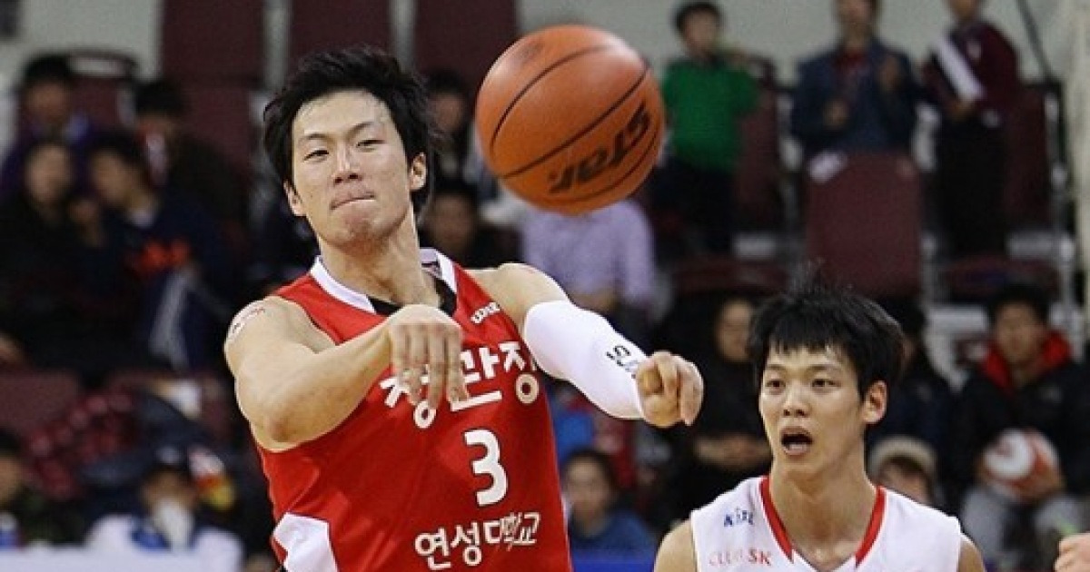 KGC, SK 11연승 저지..전자랜드는 20승 고지(종합)