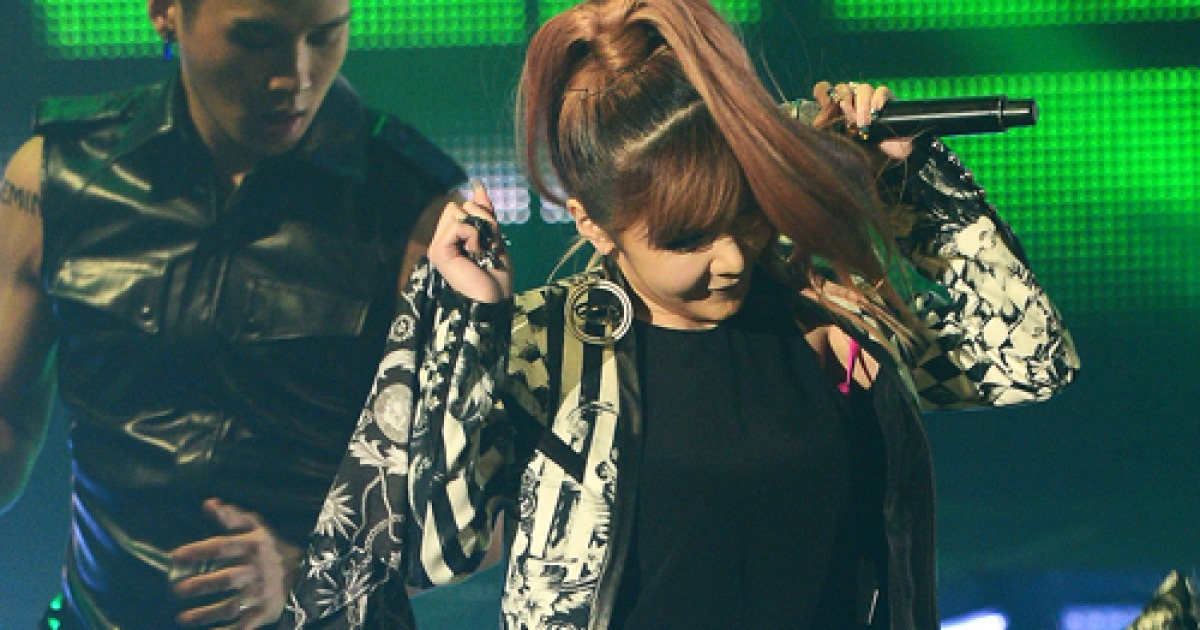 [포토] 2NE1 박봄, '필 느끼며'