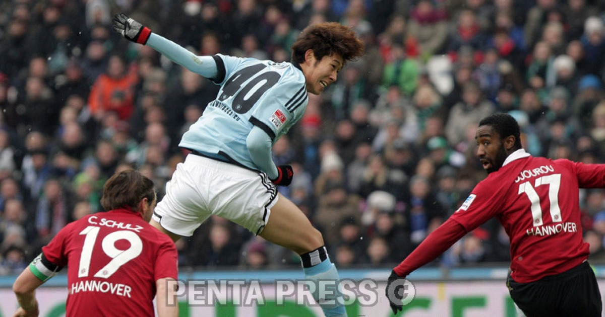 [포토] 헤딩하는 손흥민 - 분데스리가 23R 하노버 vs 함부르크