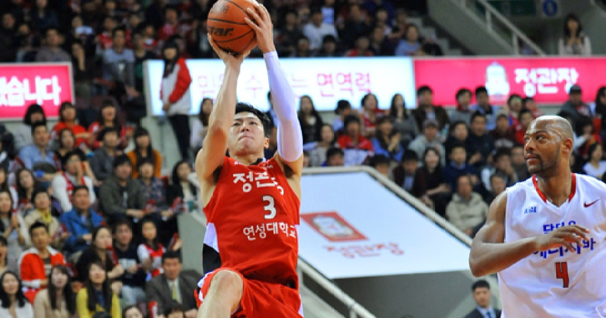 [BK포토]KGC 이정현 '공중부양 점프슛!'