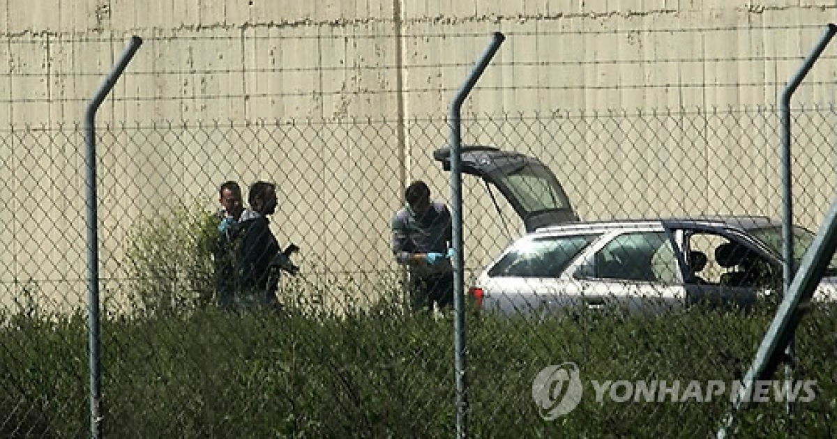 GREECE PRISON ESCAPE