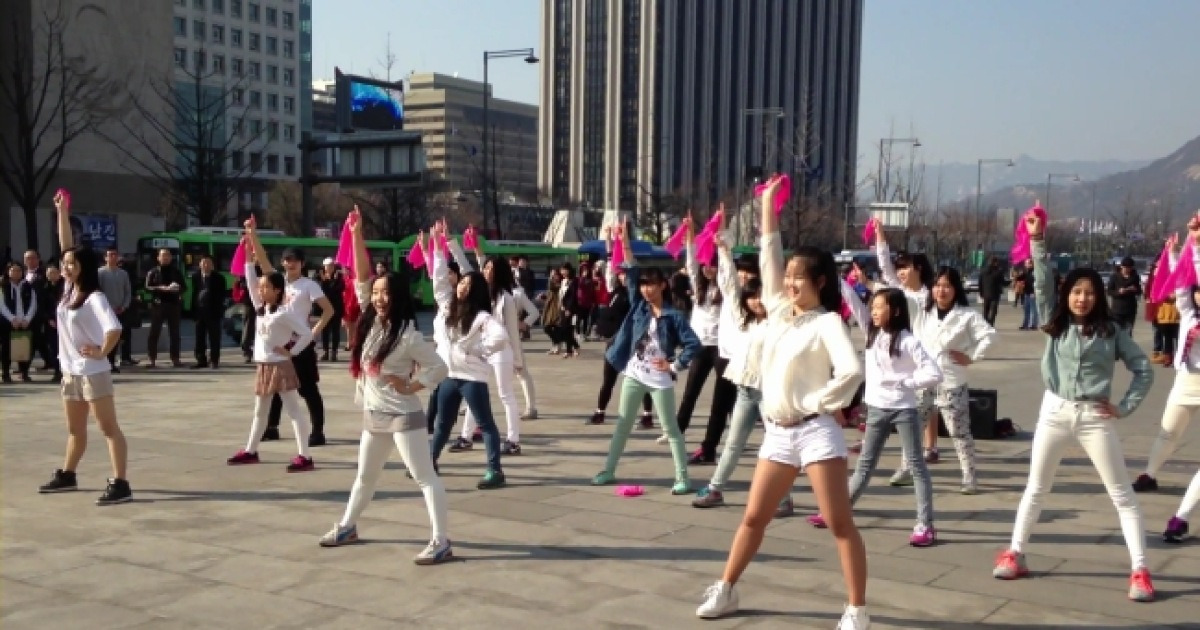 Young wannabe stars follow dancing dreams