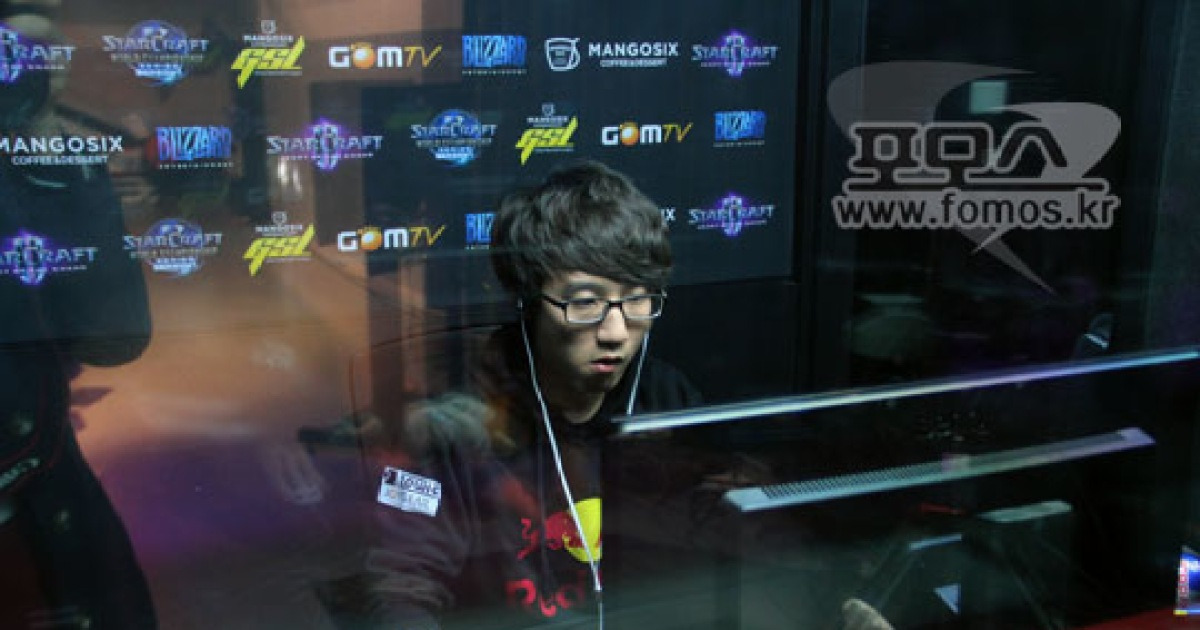 [WCS GSL]폭격기 최지성, 짜릿한 역전승으로 장현우 격파(2경기)